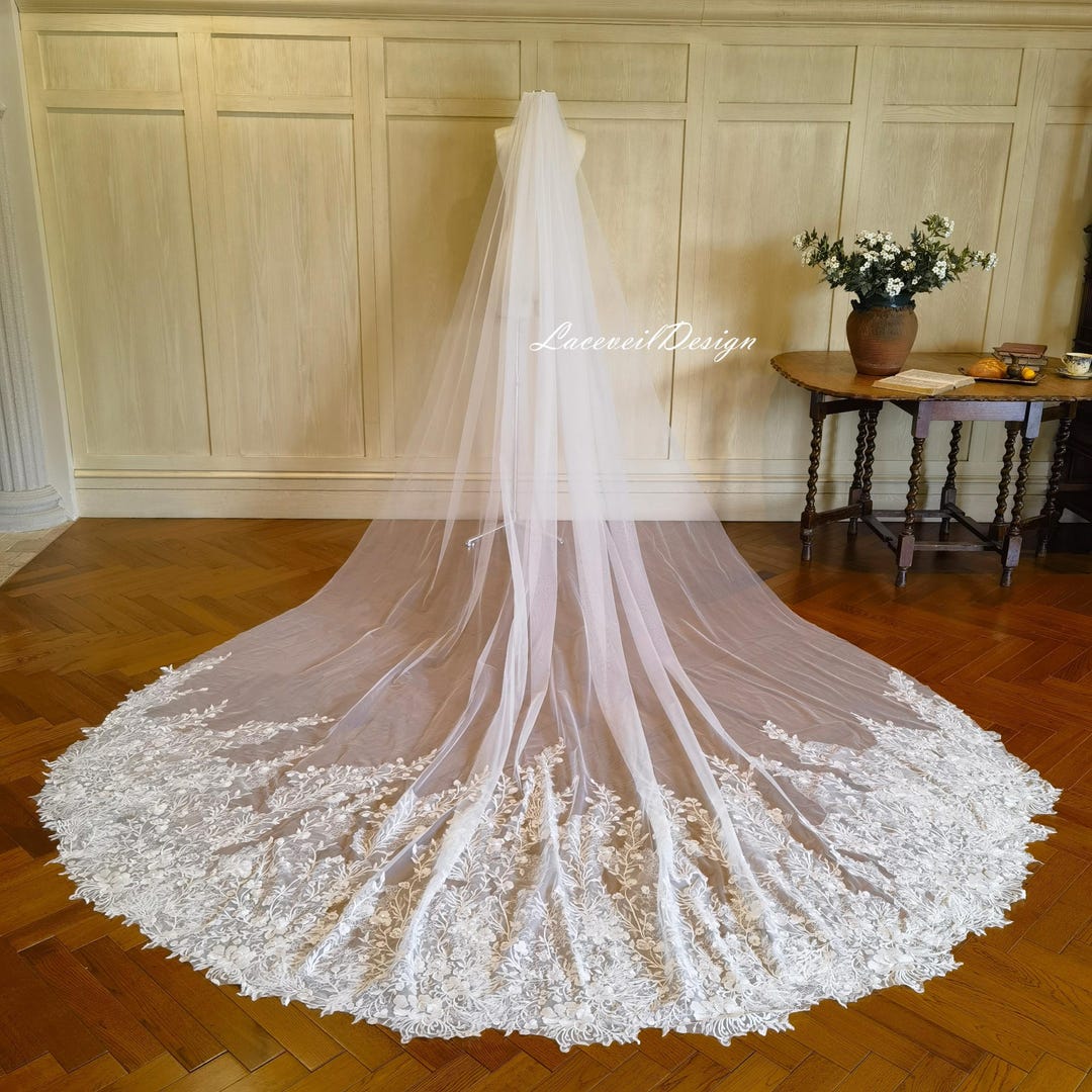 Shiny Sequins Wildflowers Wedding Veil, Ivory Floral Lace Applique Long ...