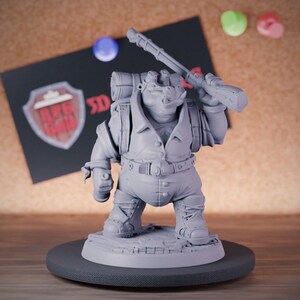 Giff Guide Miniature Hippo Explorer Dungeons and Dragons Mini RPG ...