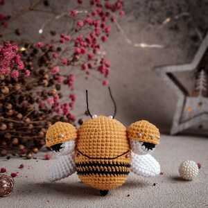 Crochet PATTERN Sleepy Bee / Amigurumi Toy / Crochet Honey Bee ...