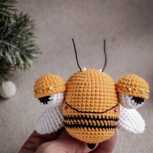 Crochet PATTERN Sleepy Bee / Amigurumi Toy / Crochet Honey Bee ...