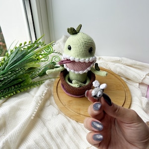 PDF Crochet Venus Fly Trap Pattern, Amigurumi Halloween Ornament Crochet Fly Trap Doll Pattern ...