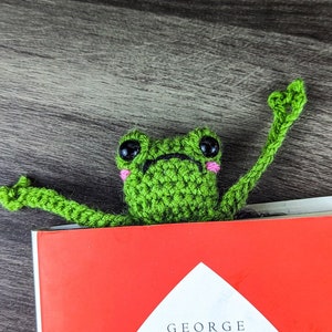 Leggy Frog Crocheted Bookmark, Unique Froggie Bookmark for Book Lovers ...