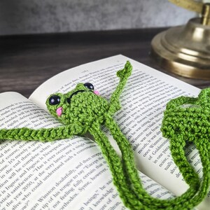 Leggy Frog Crocheted Bookmark, Unique Froggie Bookmark for Book Lovers ...