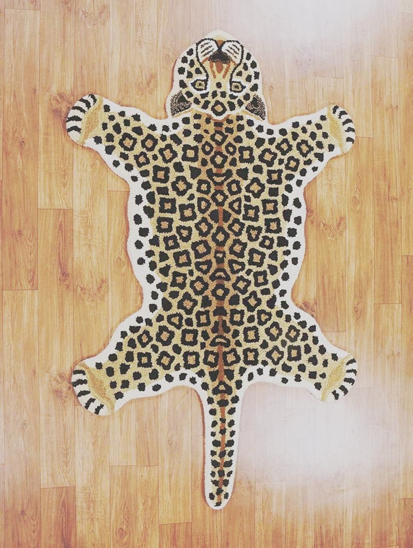 Handmade Tufted Lepord Animal Skin Design Wool Pile Area Rug for ...