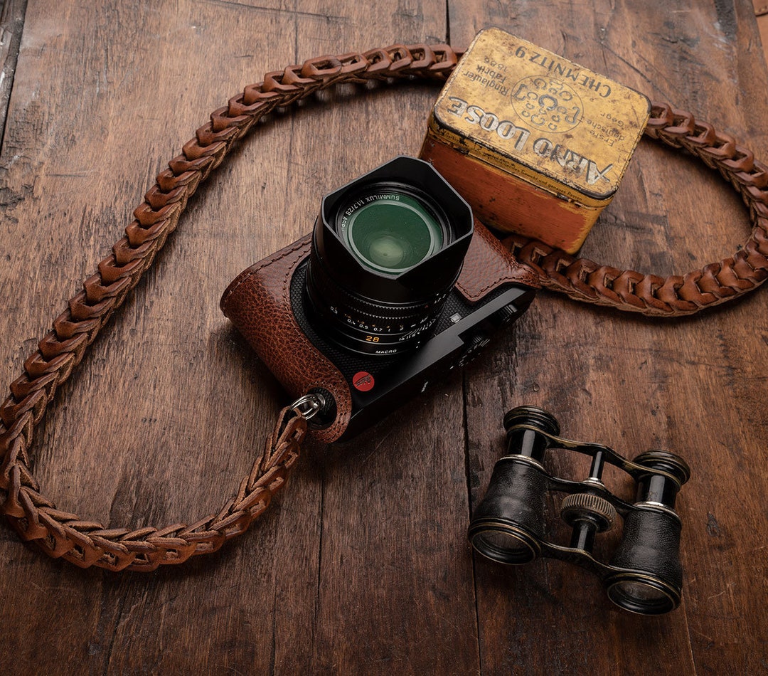 Leica Q2 (Q2 MONOCHROM) Half Case in Leather - Etsy