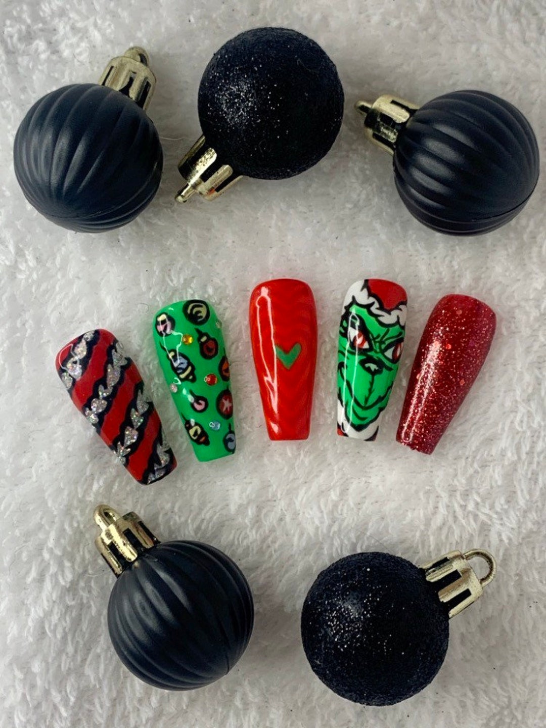 Mr. Grinch Nail Set/ Christmas Press on Nails/ Grinch Press Ons ...