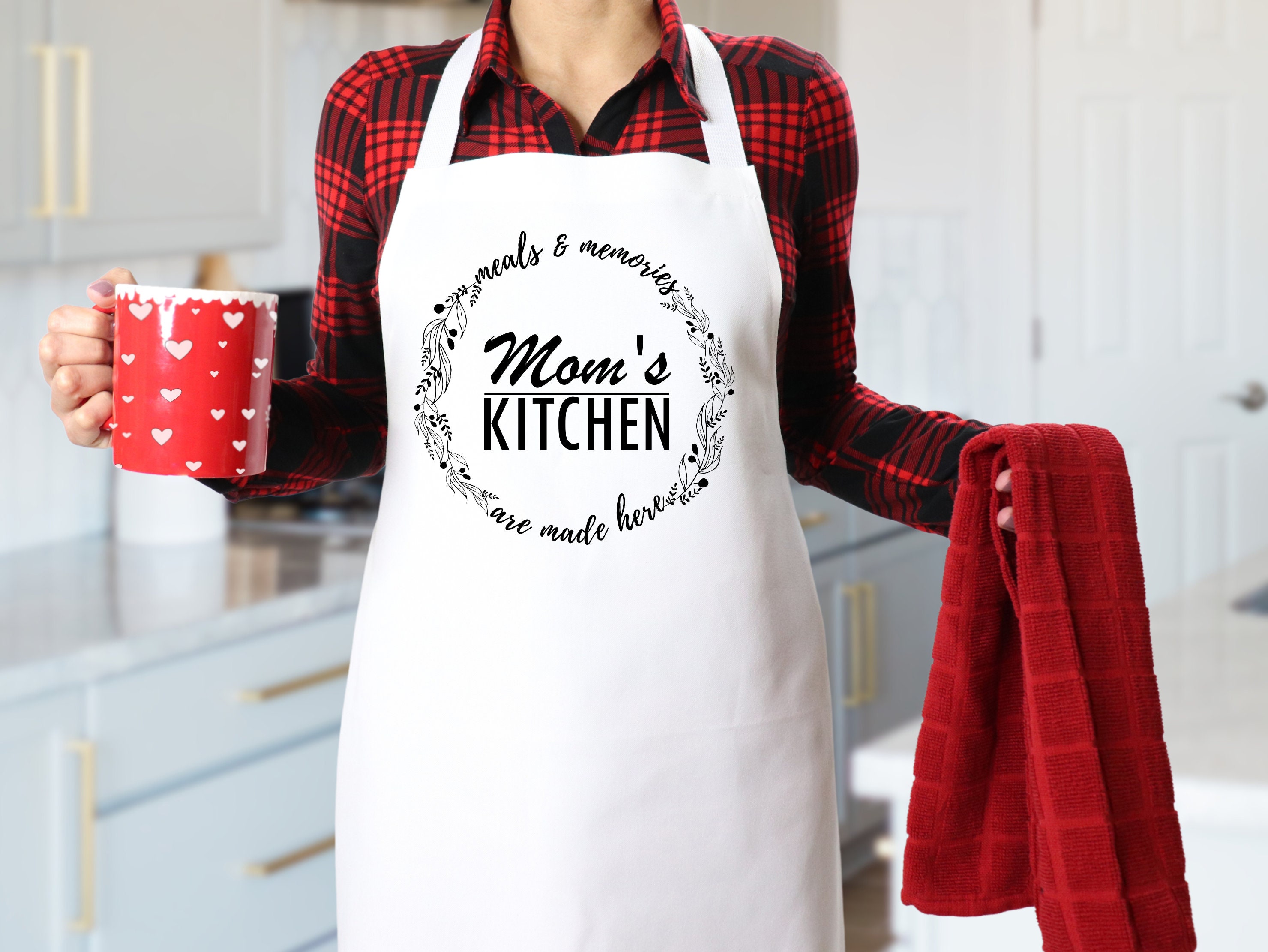 Mom's Kitchen Apron, Mother Day's Gift, Funny Mom Gift Apron, Chef Mom ...