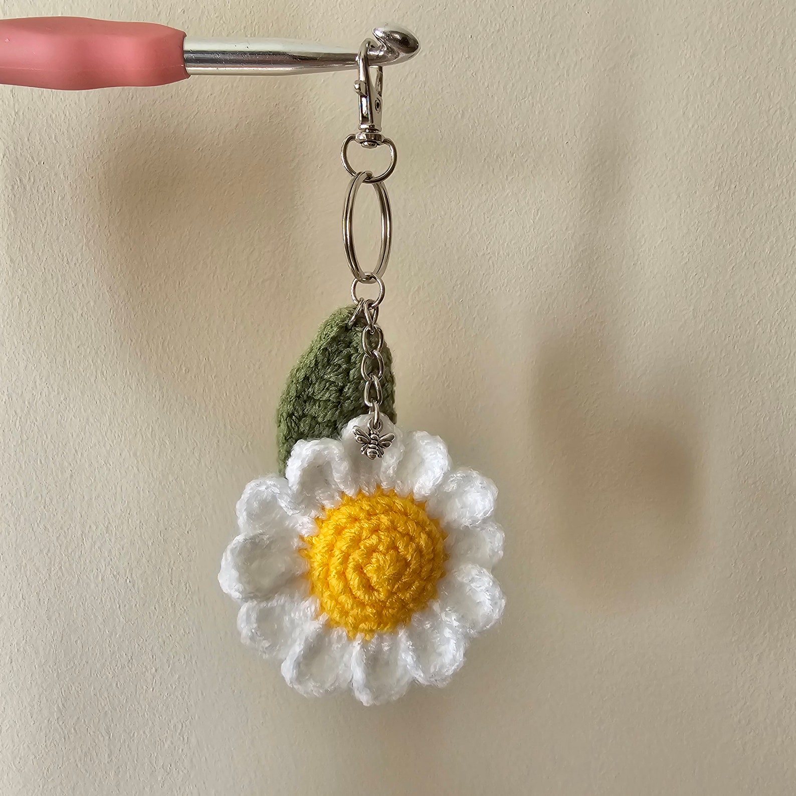 Daisy Crochet Keyring, Crochet Keyring, Handmade Keyring, Daisy Gift ...