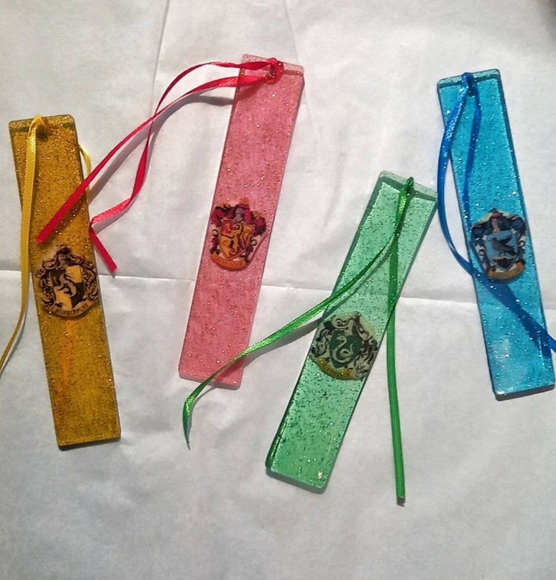 Handmade Harry Potter Hogwarts House Bookmarks - Etsy