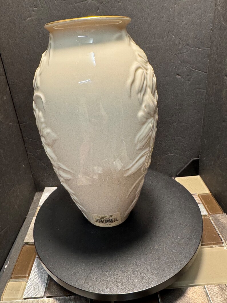 Lenox Fine Ivory Lily Embossed Vase Gold Trim 9 " USA With Tag Sale - Etsy