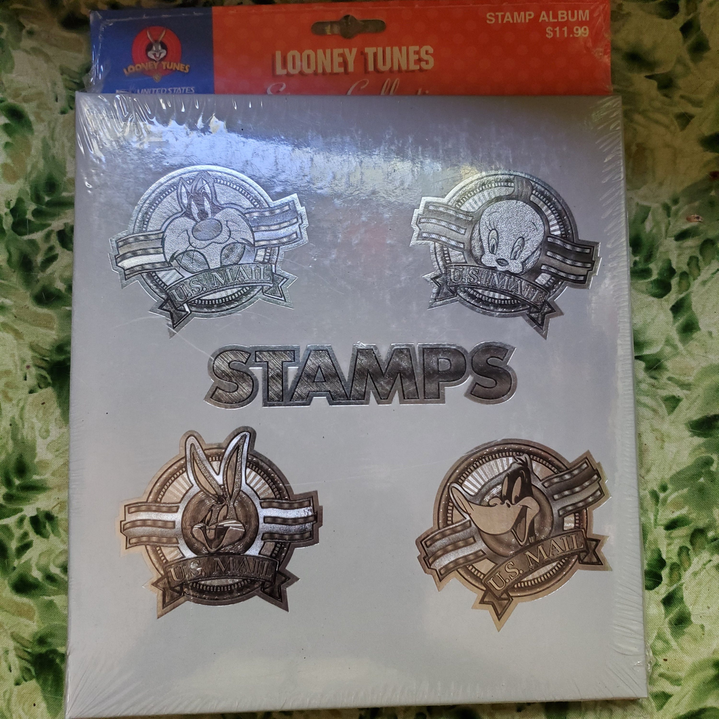 Vintage Looney Tunes USPS Collectible Stamps Books, IOB Near Mint ...