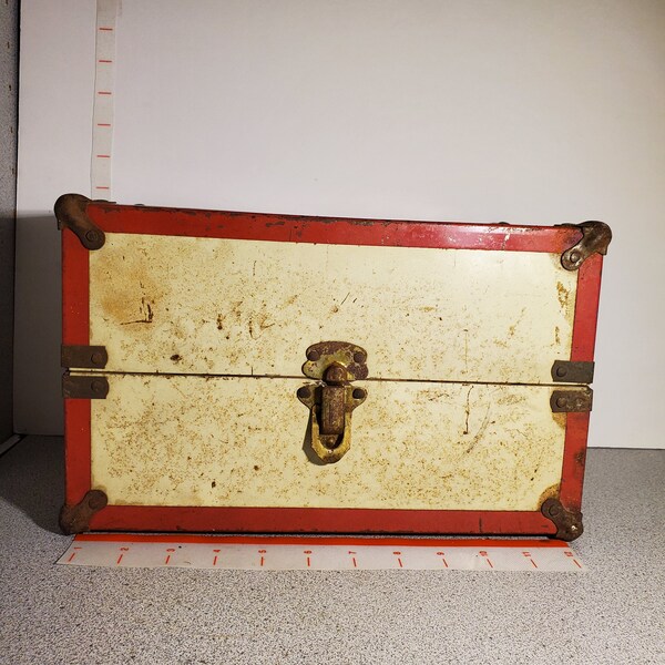 Antique Trunk - Etsy