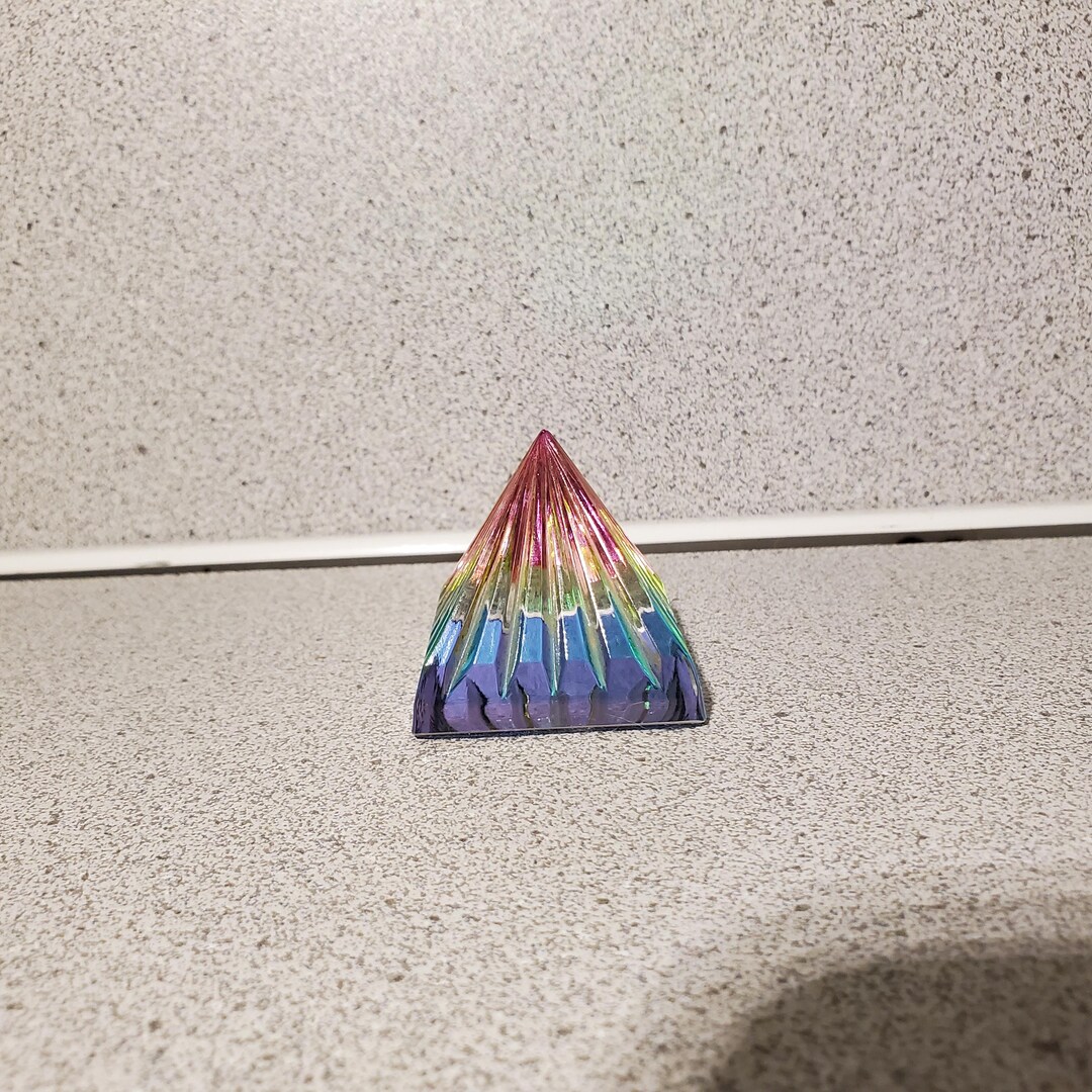 RARE Iris Arc Rainbow Pyramid. Stunning Small Art Glass, Multicolor ...