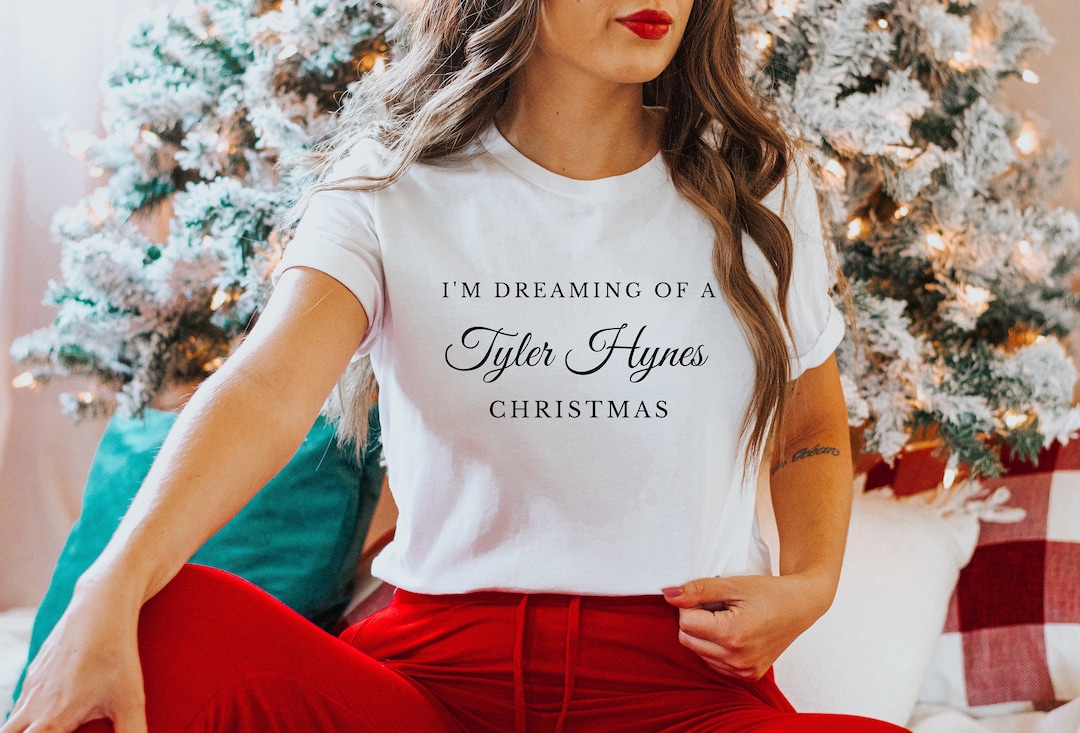 Hallmark T-shirt "i'm Dreaming of a Tyler Hynes Christmas", Tyler Hynes ...