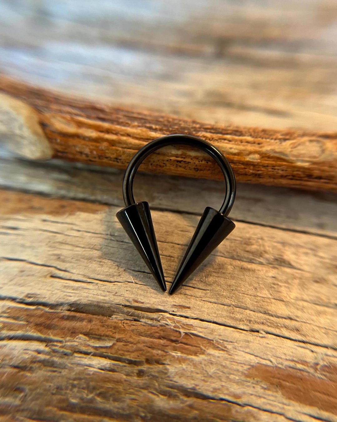 Black Titanium IP 16G (1.2mm) Extra Long Spikes Horseshoe Ring Septum ...
