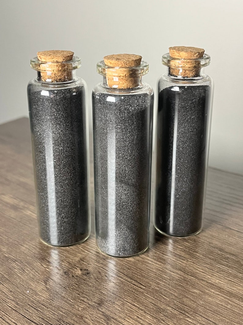 Black Salt 25 Ml / 0.85 Oz Protection Salt Witchcraft - Etsy