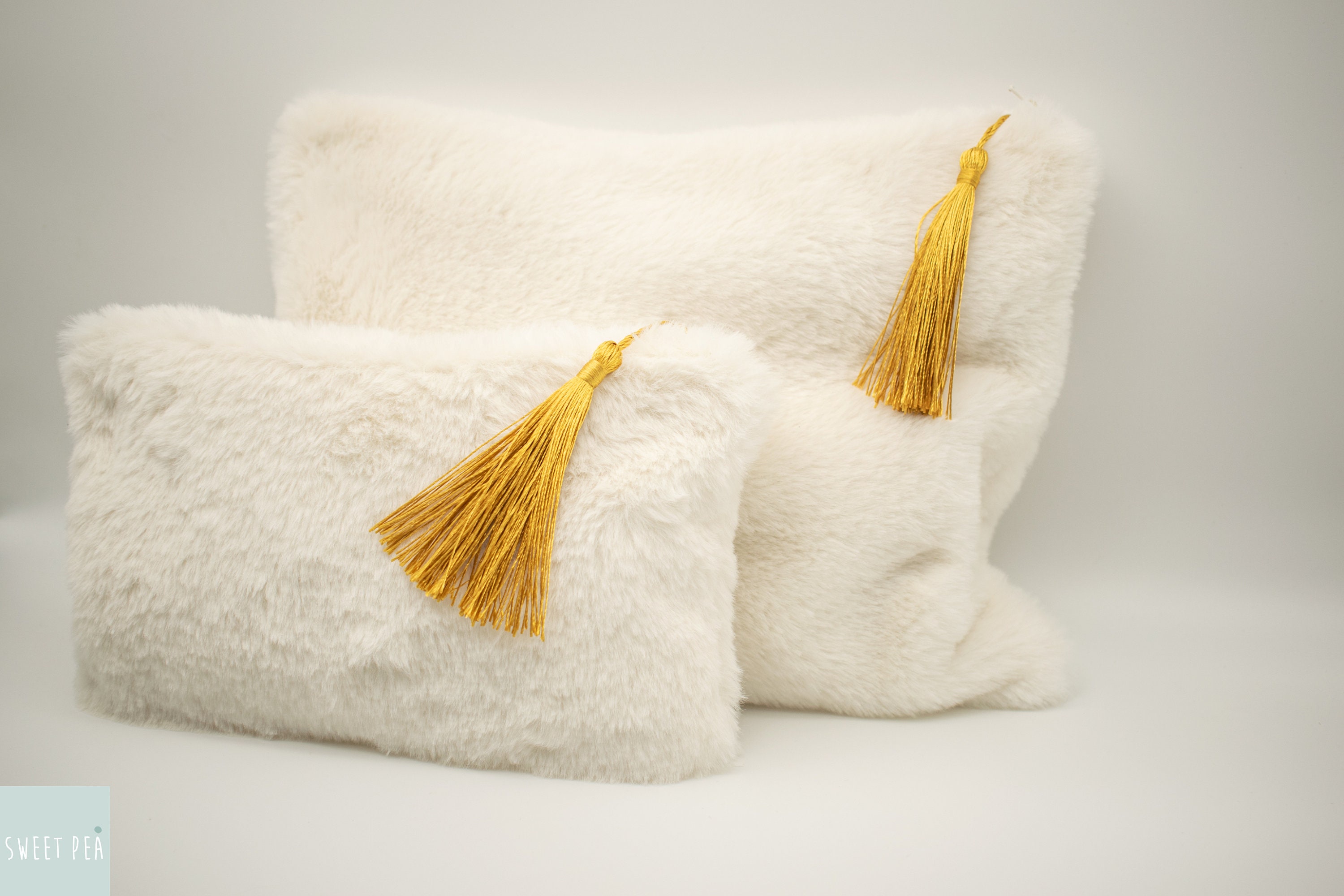 FUR COSMETIC BAG Fluffy Handbag, Zipper Pouch, Furry Bridesmaids Gift ...