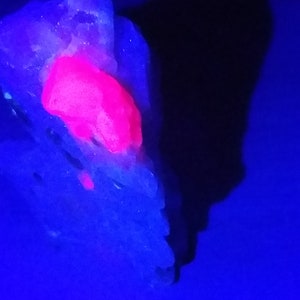 Ruby Specimen Natural UV Fluorescent Raw Crystal Albite Muscovite Mica ...