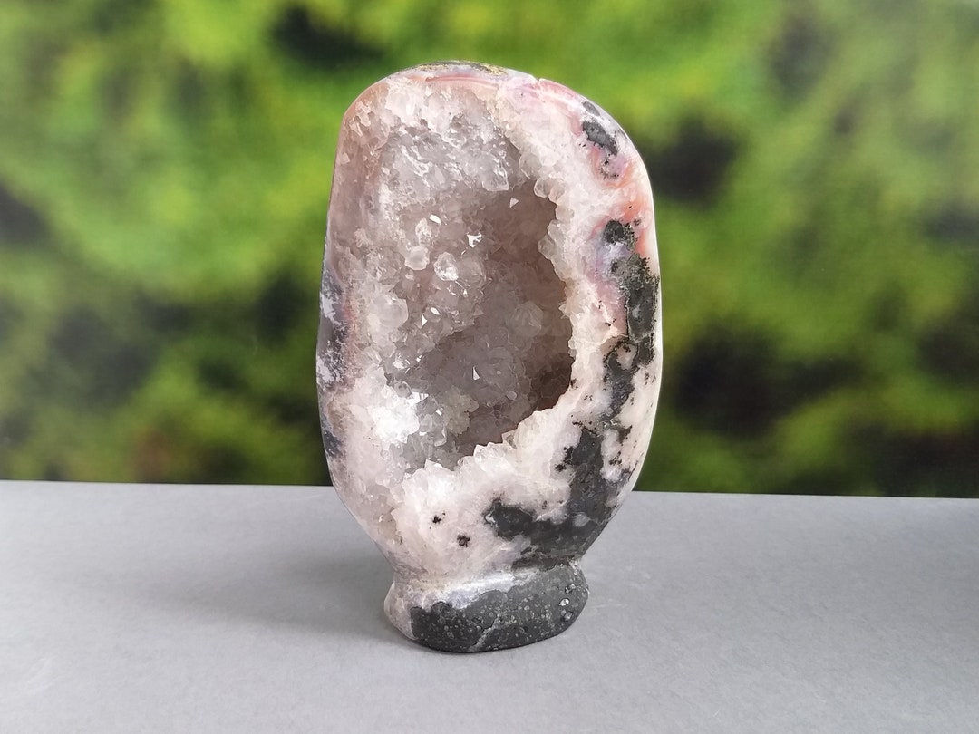 11cm Sparkling Clear Quartz Geode With Pink Agate: Natural Mineral ...