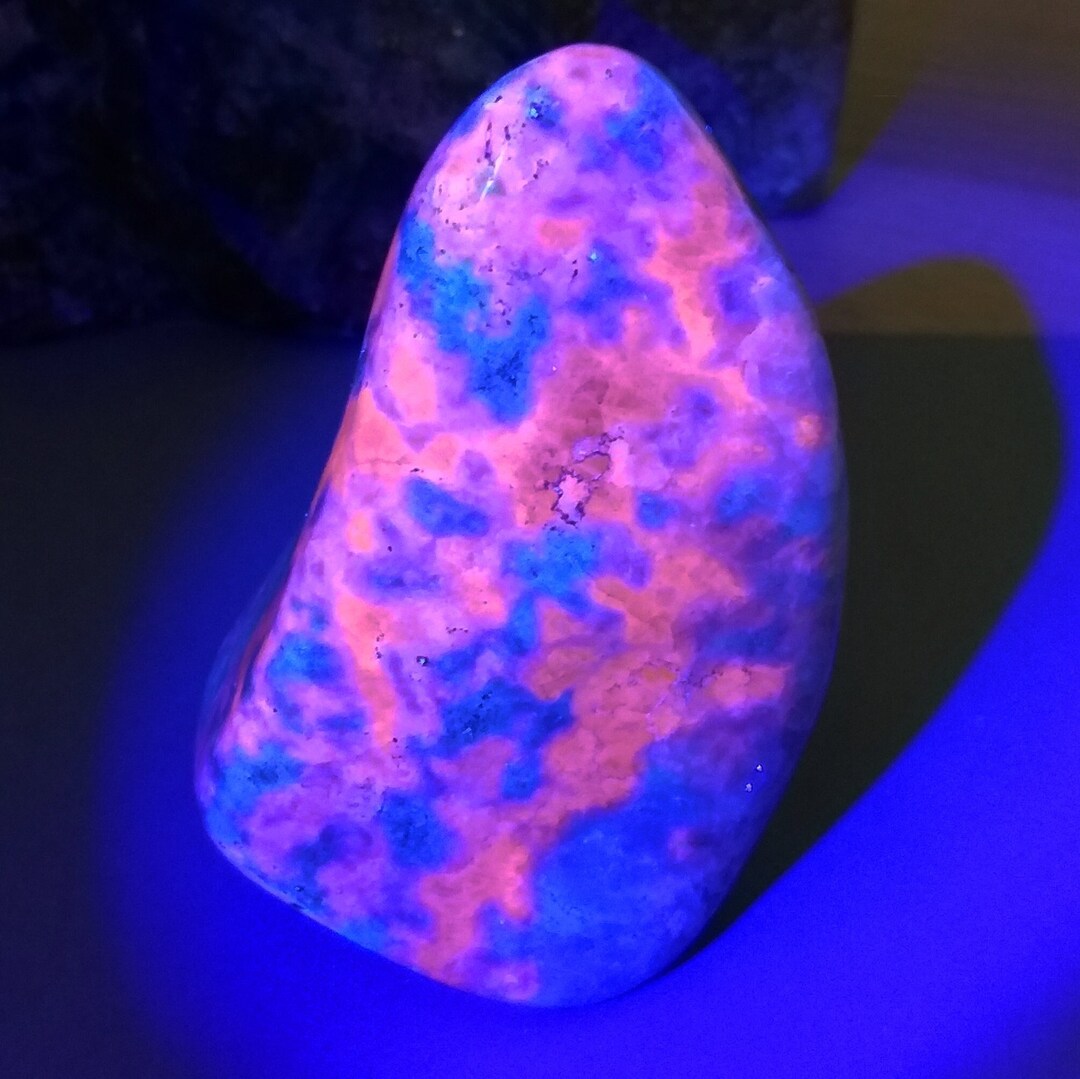 Blue Hackmanite UV Fluorescent - Etsy