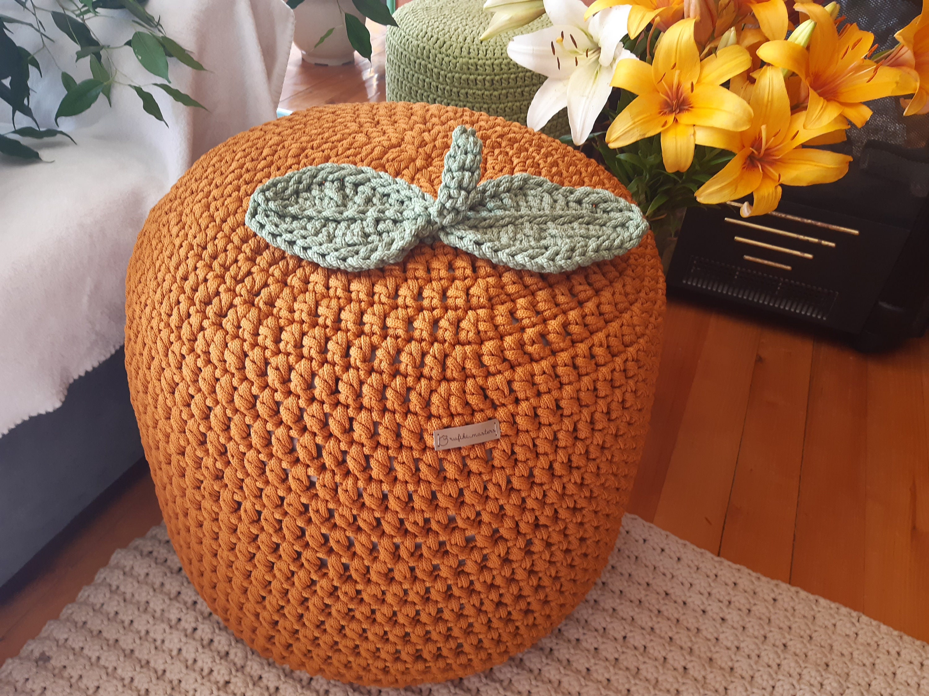 Stylish Ottoman Crocheted Stuffed Bedroom Round Pouf Ottoman Outdoor ...