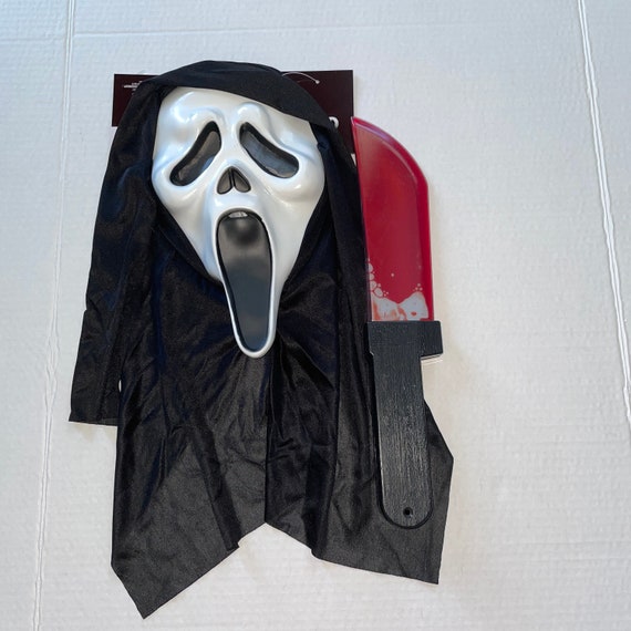 Scream Costume With Knife And Blood