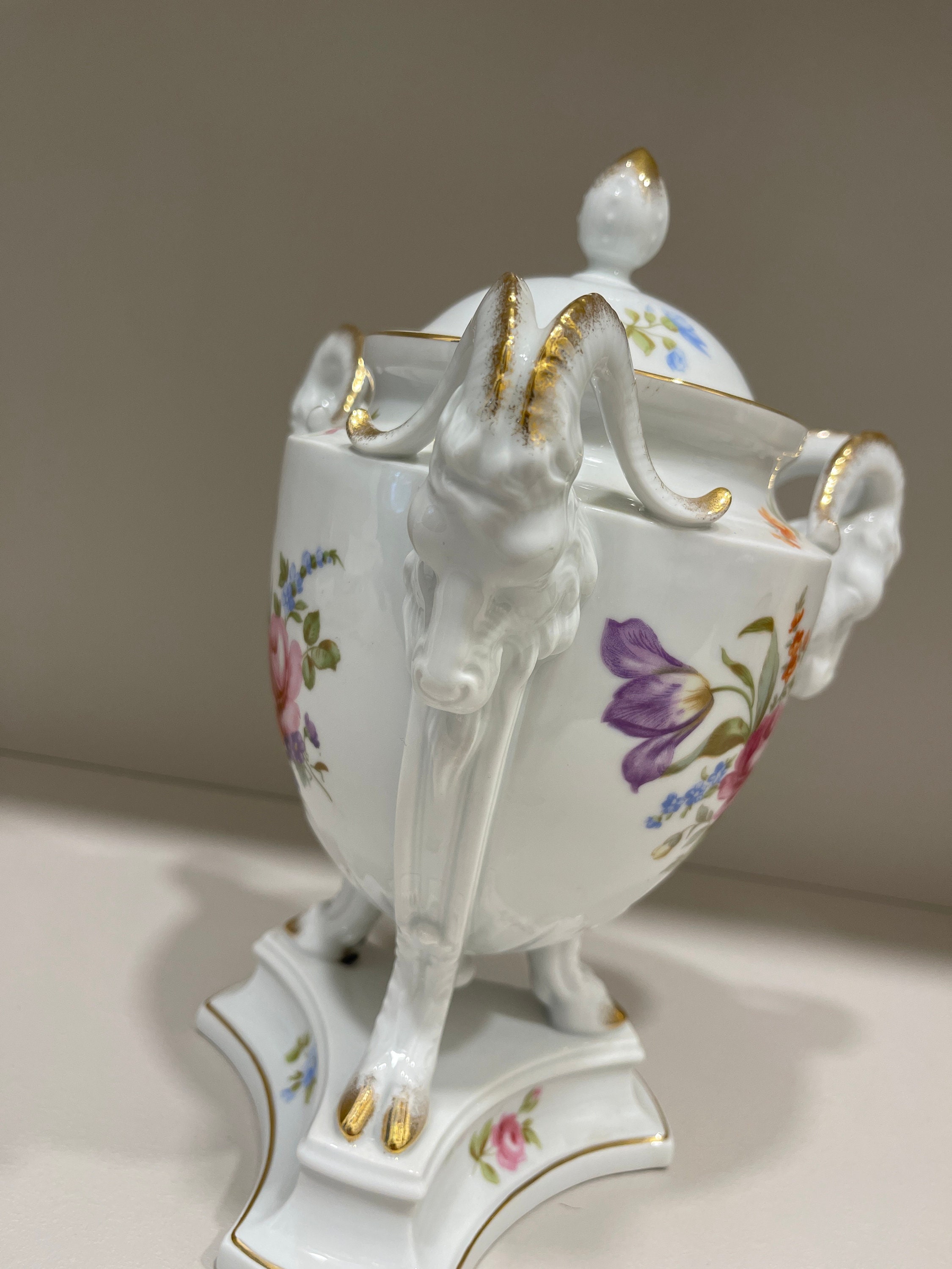 Rosenthal Germany Urn with Goat Heads Porcelain Vase - Etsy Portugal