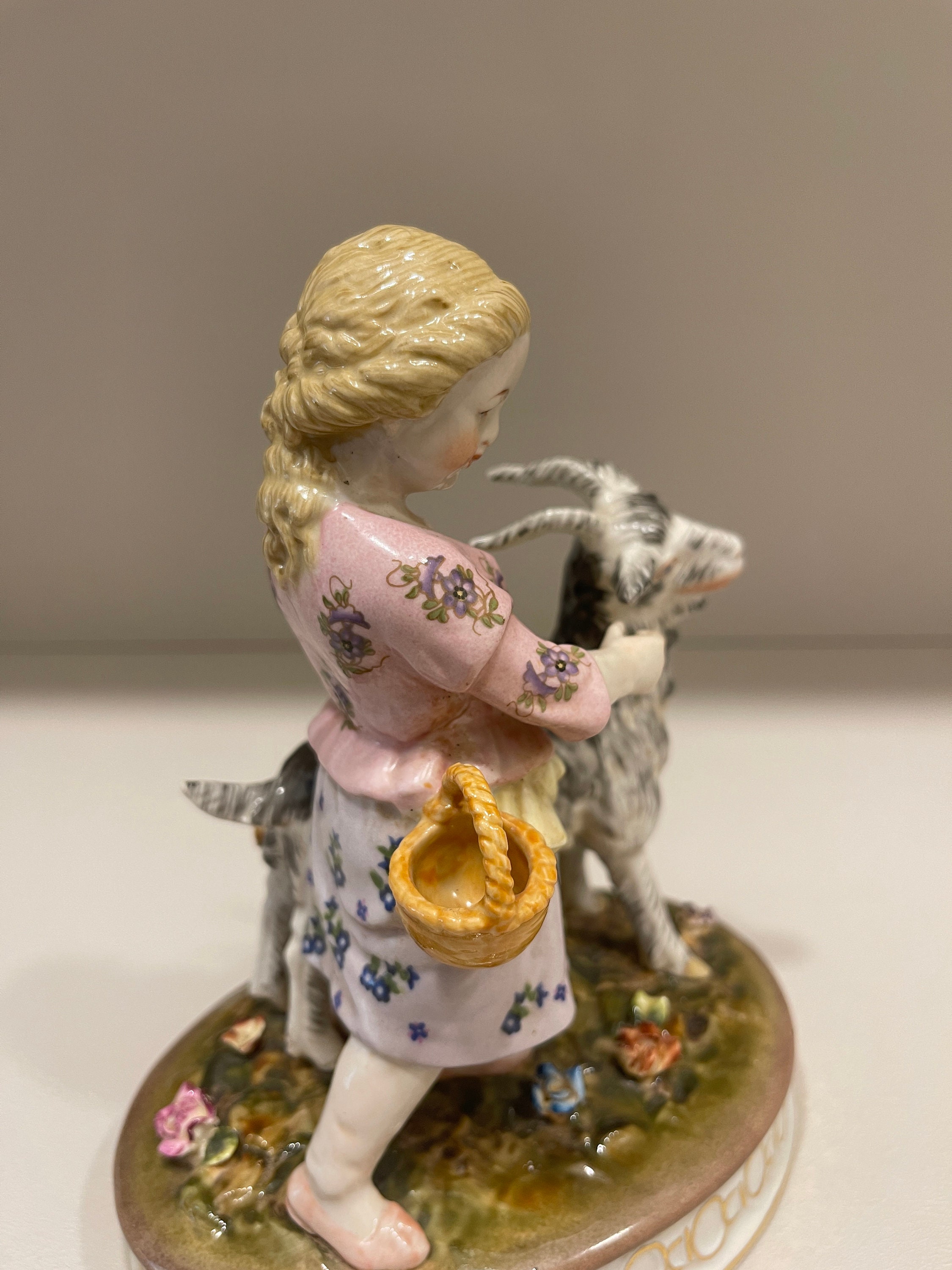 Meissen Dame Frau mit Ziegenblumen Johanson Roth Porzellanfigurine ...