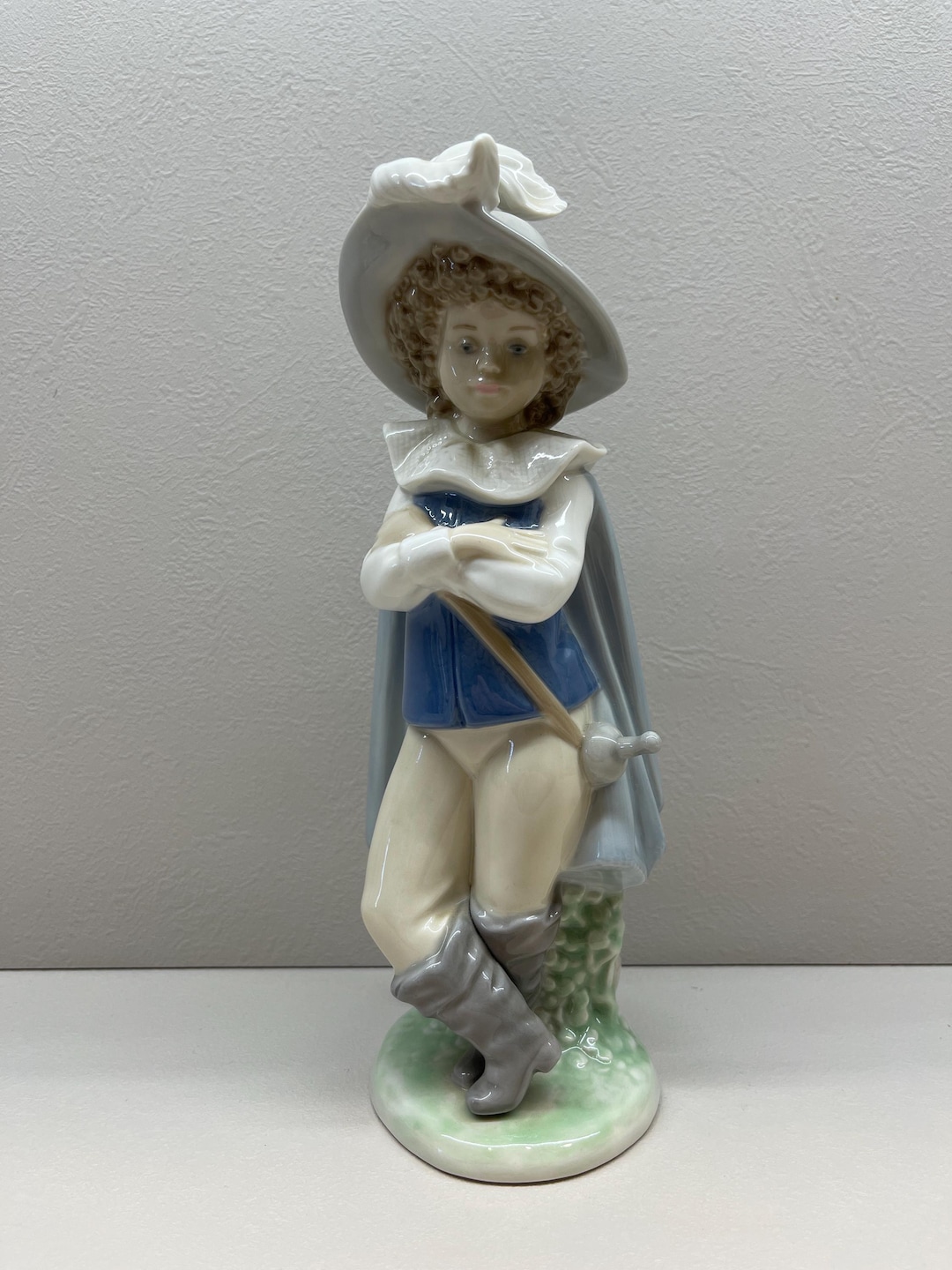 NAO Lladro Boy Musketeer Swordsman Porcelain Figurine - Etsy