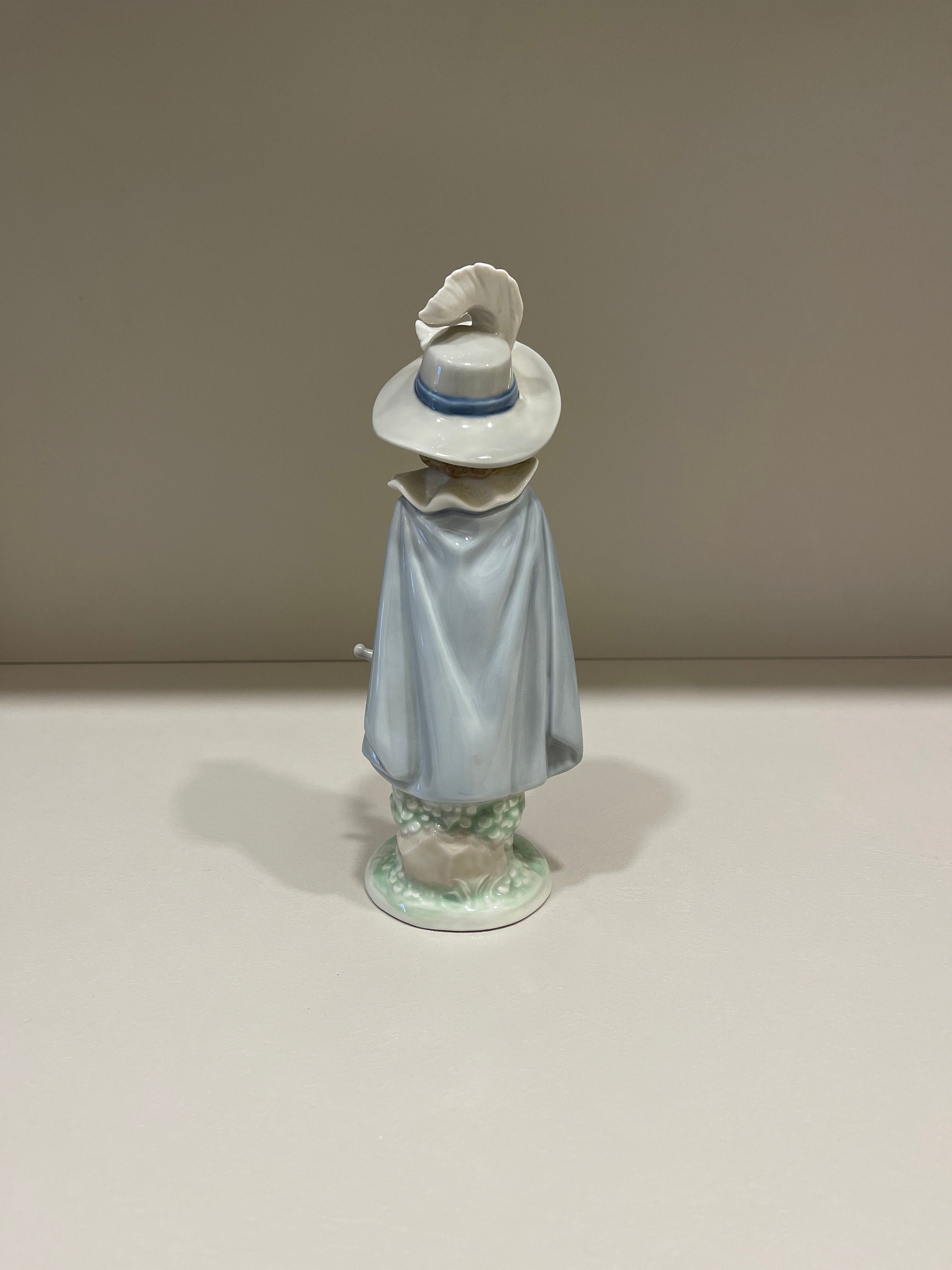 NAO Lladro Boy Musketeer Swordsman Porcelain Figurine - Etsy