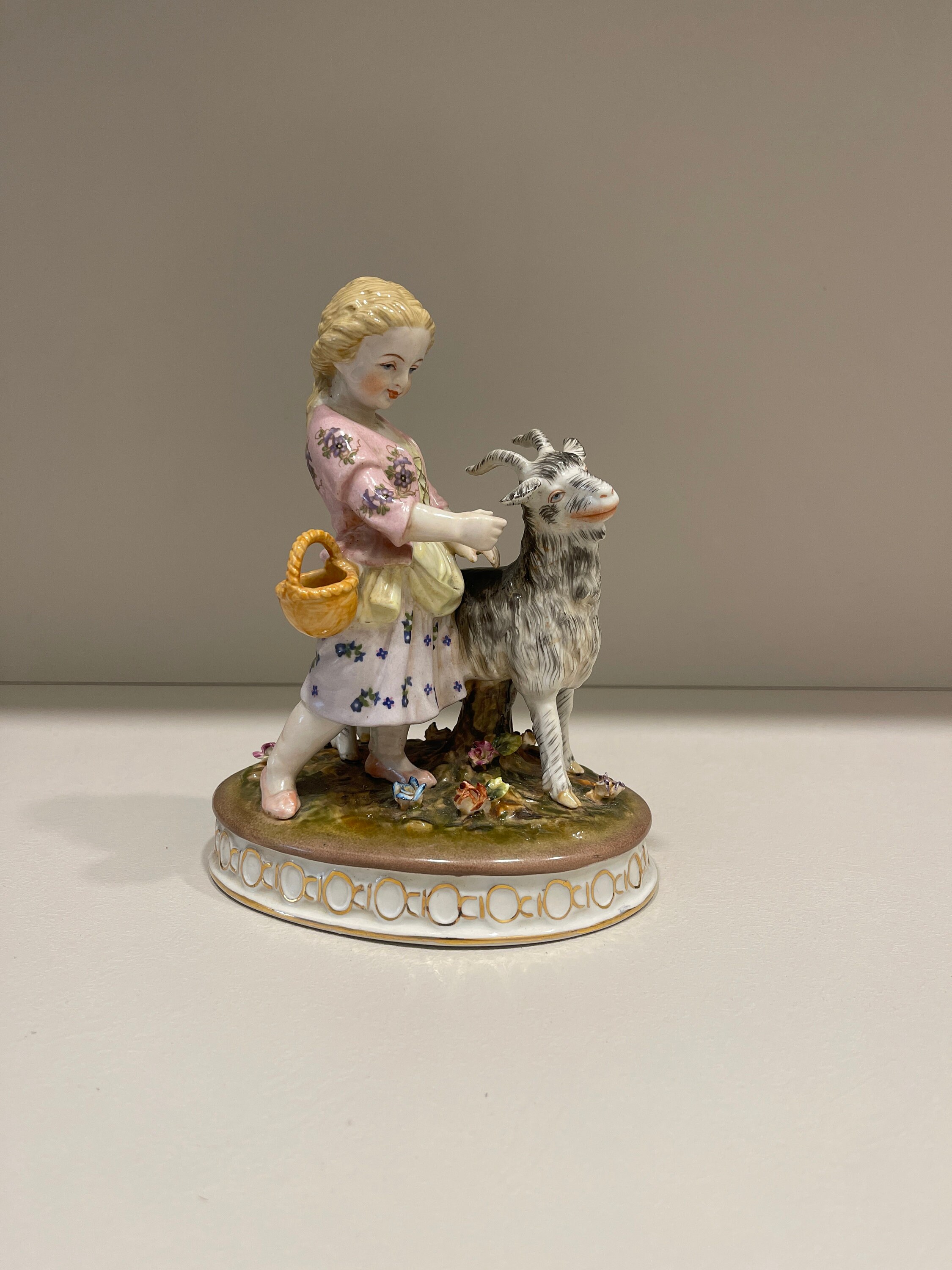 Meissen Dame Frau mit Ziegenblumen Johanson Roth Porzellanfigurine ...