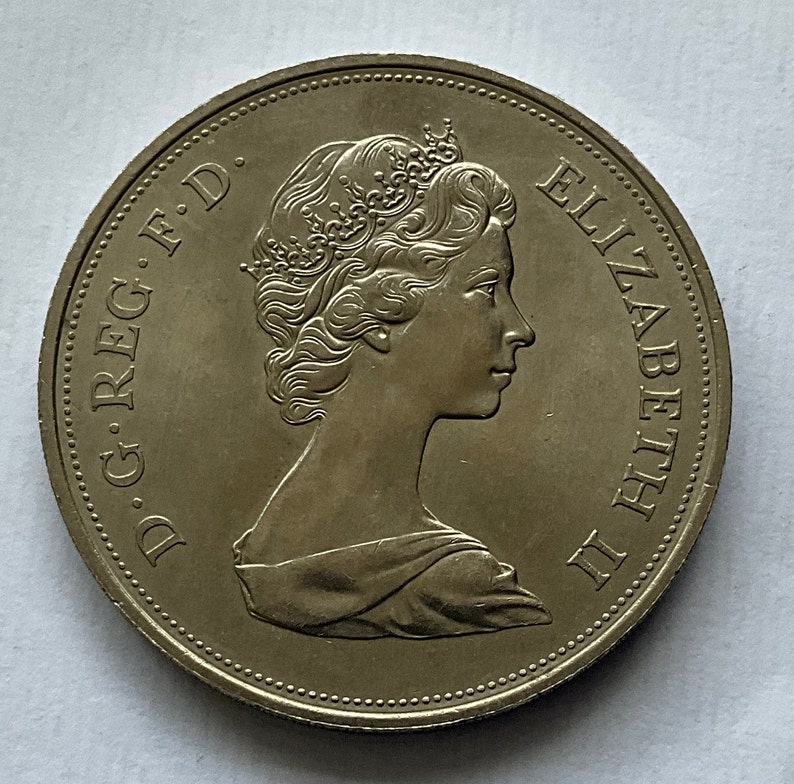 1972 Queen Elizabeth and Prince Philip Silver Wedding Crown - Etsy
