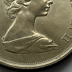 1972 Queen Elizabeth and Prince Philip Silver Wedding Crown - Etsy