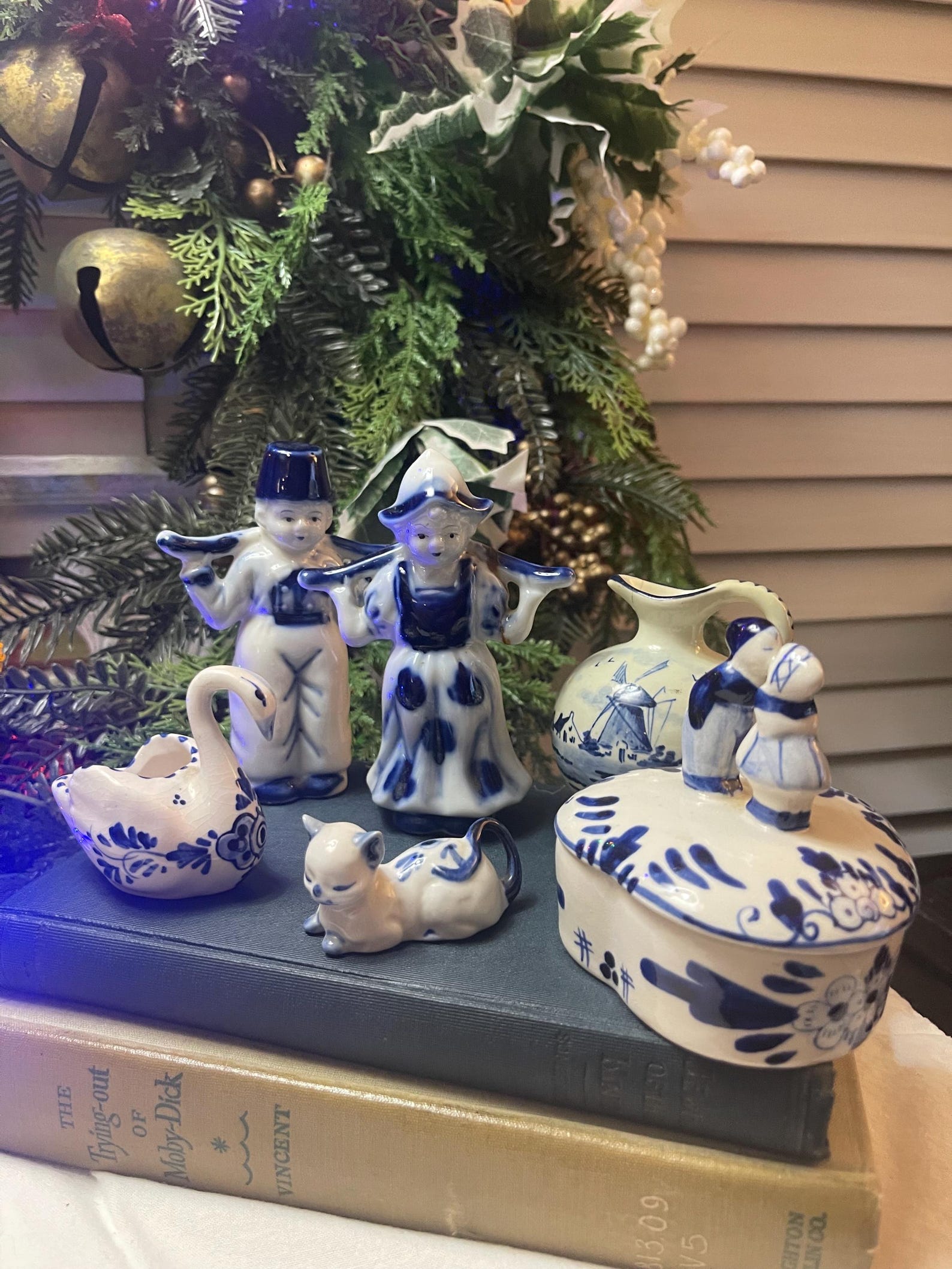 Vintage Delft Miniatures: Hand-painted Dutch Figurines & Trinkets - Etsy