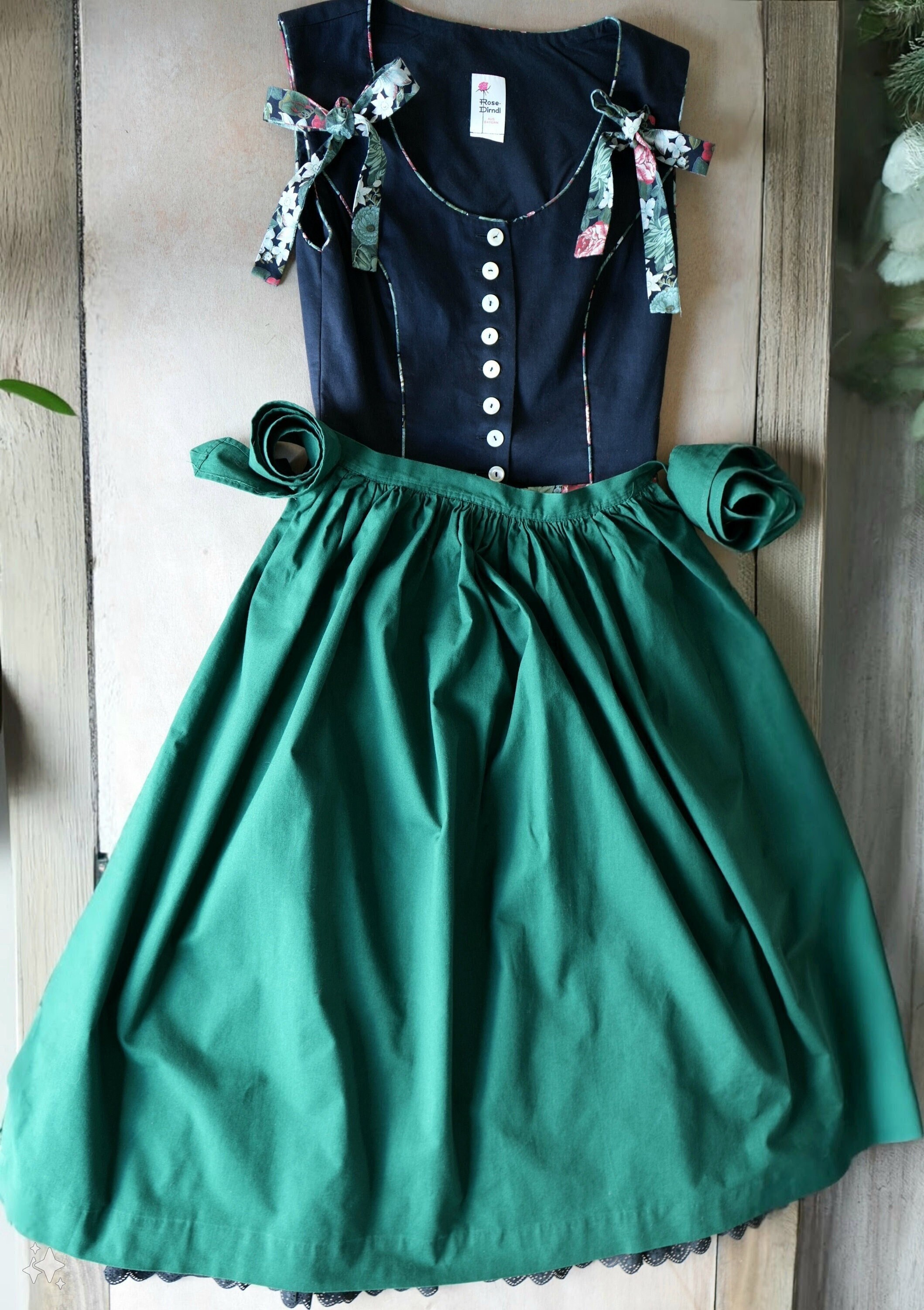 Vestido tirolés floral austriaco con delantal - Etsy México