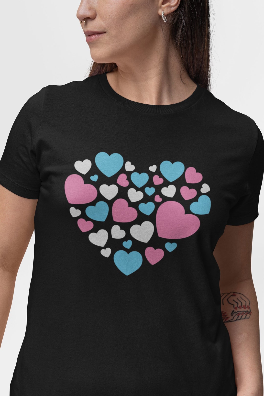 Camisa sutil de la bandera transgénero Ropa del corazón del orgullo ...