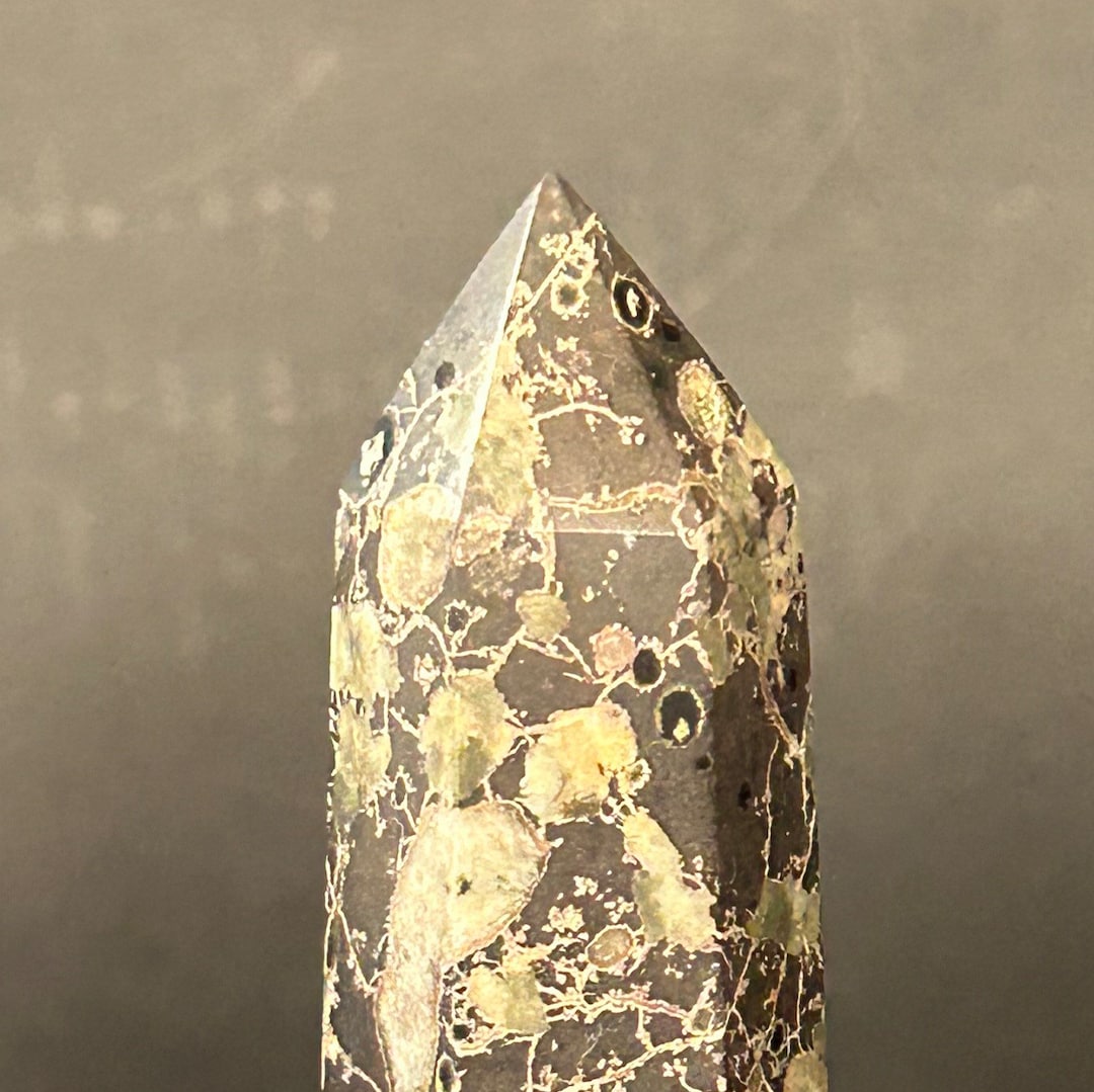 Plum Blossom Jade Tower | Ru Stone Crystal Tower | Black Jade Crystal ...