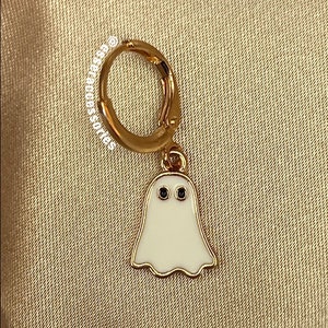 GHOSTIE V1 | Gold Plated Halloween White and Gold Enamel Ghost Huggie ...