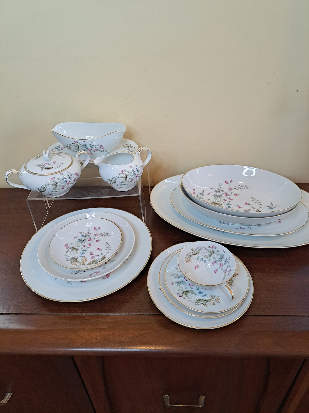 Symco Florette China, CHOICE, Floral Gravy Boat, Plates, Cream and ...