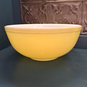 Pyrex, Yellow 404 Pyrex, Vintage Pyrex Primary Yellow, Yellow Kitchen ...