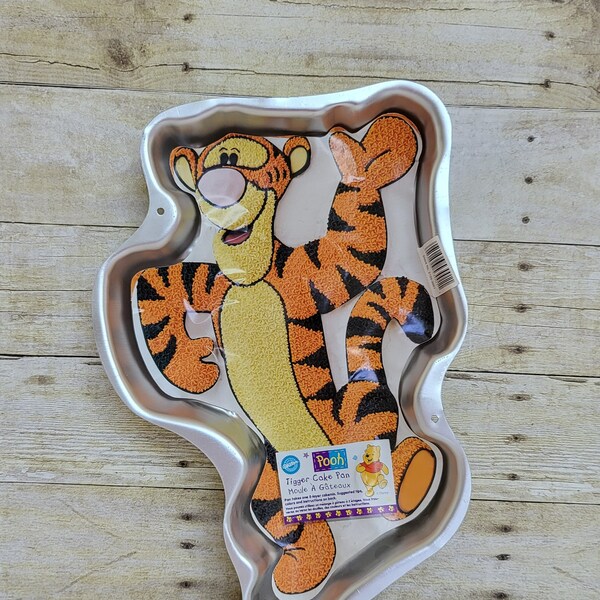 Winnie the Pooh Cake Pan - Etsy