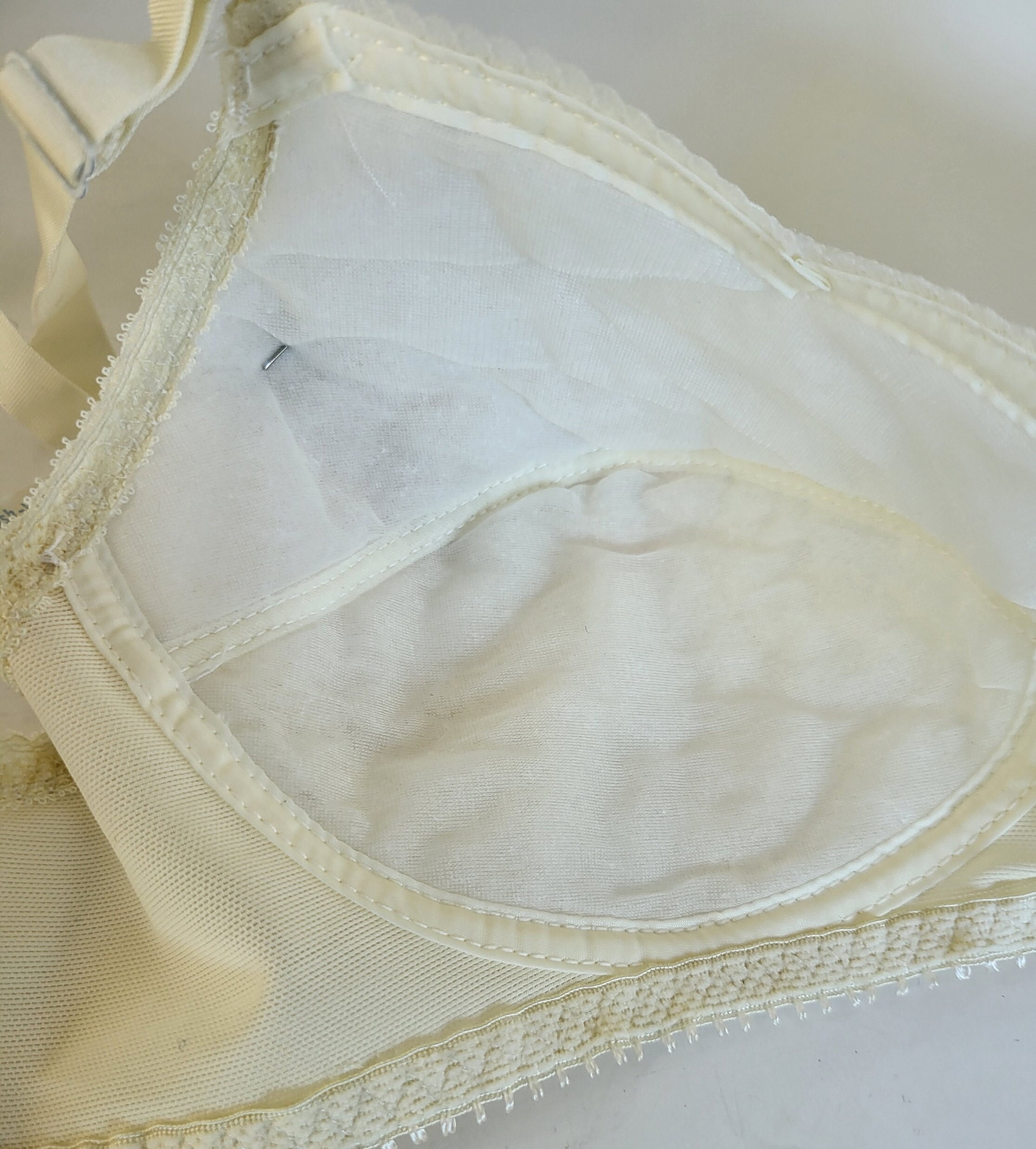 Vintage Warner's Pale Yellow Lace 34 B Bra Vintage Yellow Lace Bra ...