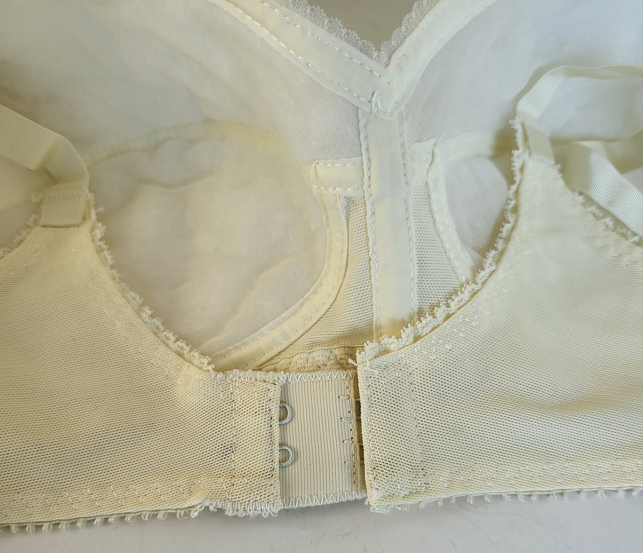 Vintage Warner's Pale Yellow Lace 34 B Bra Vintage Yellow Lace Bra ...