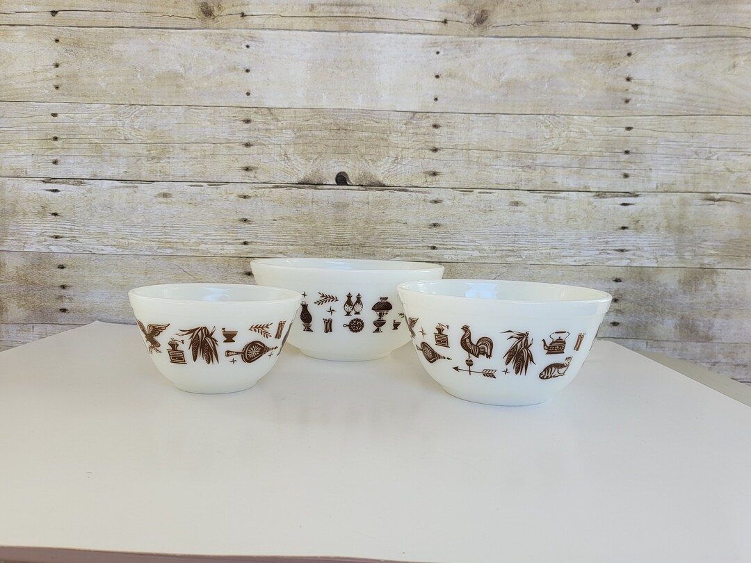 Vintage Early American Pyrex Mixing Bowl Set of 3 - Brown Pyrex ...