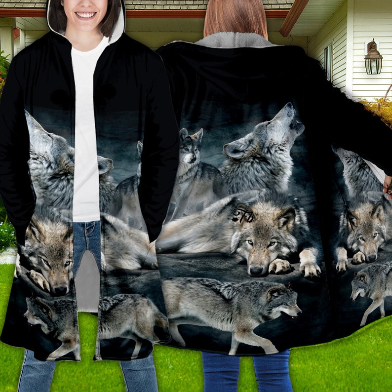 Howling Wolf Hooded Cloak Wildlife Wolf Hooded Cloak Wolf - Etsy
