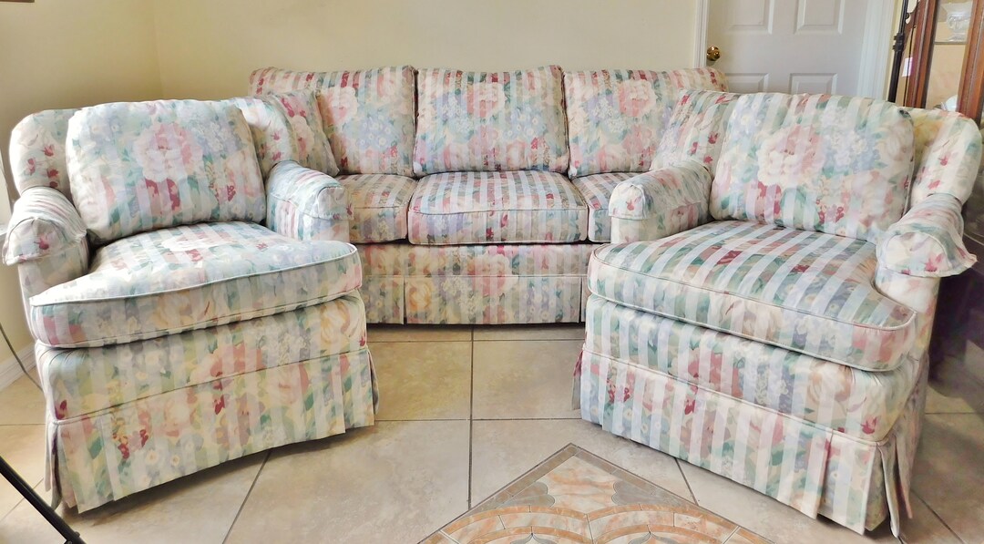 Thomasville 3pc Living Room Set Matching Pair Floral Swivel Chairs ...