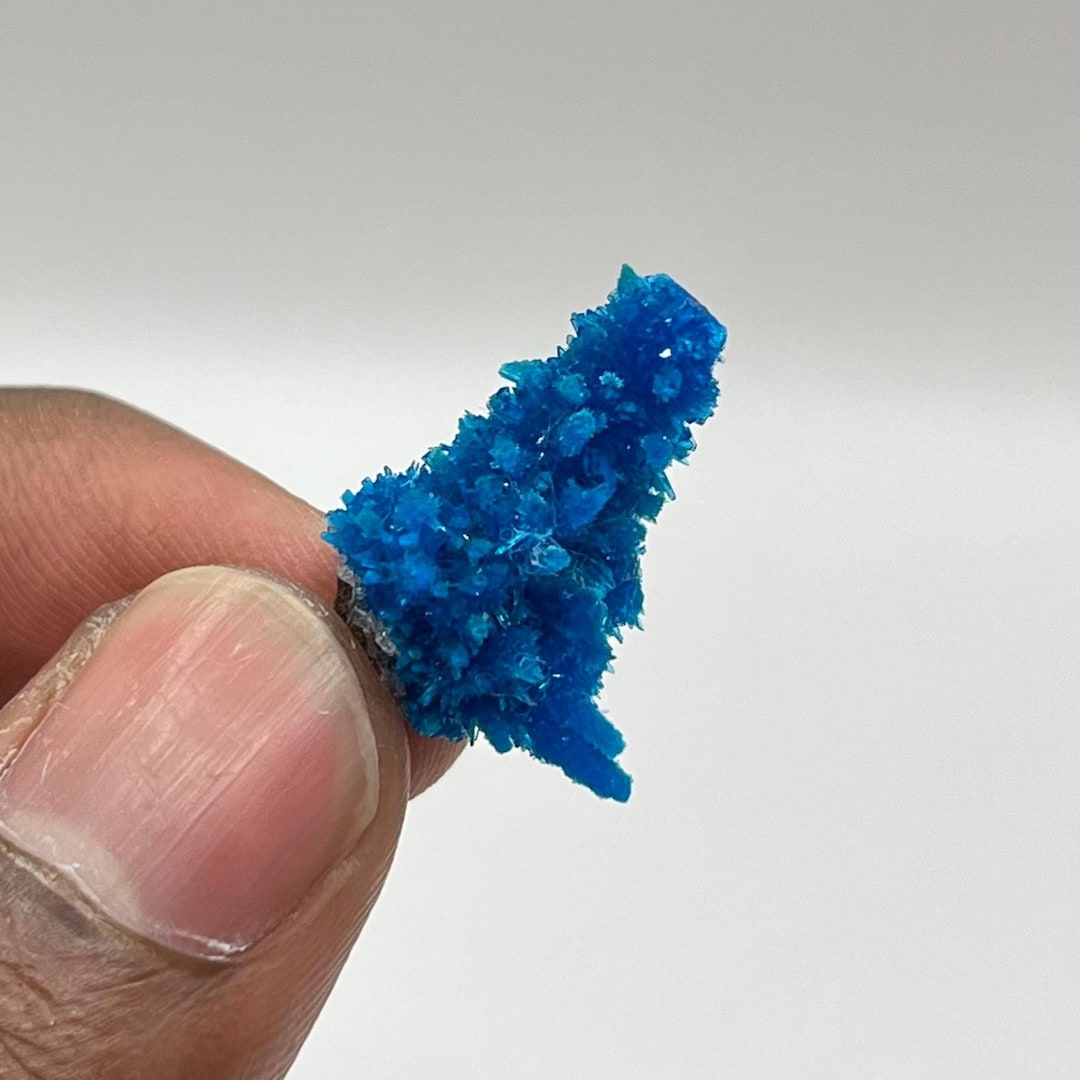 Rare Deep Blue Natural Cavansite Pentagonite Crystal for Jewellery ...