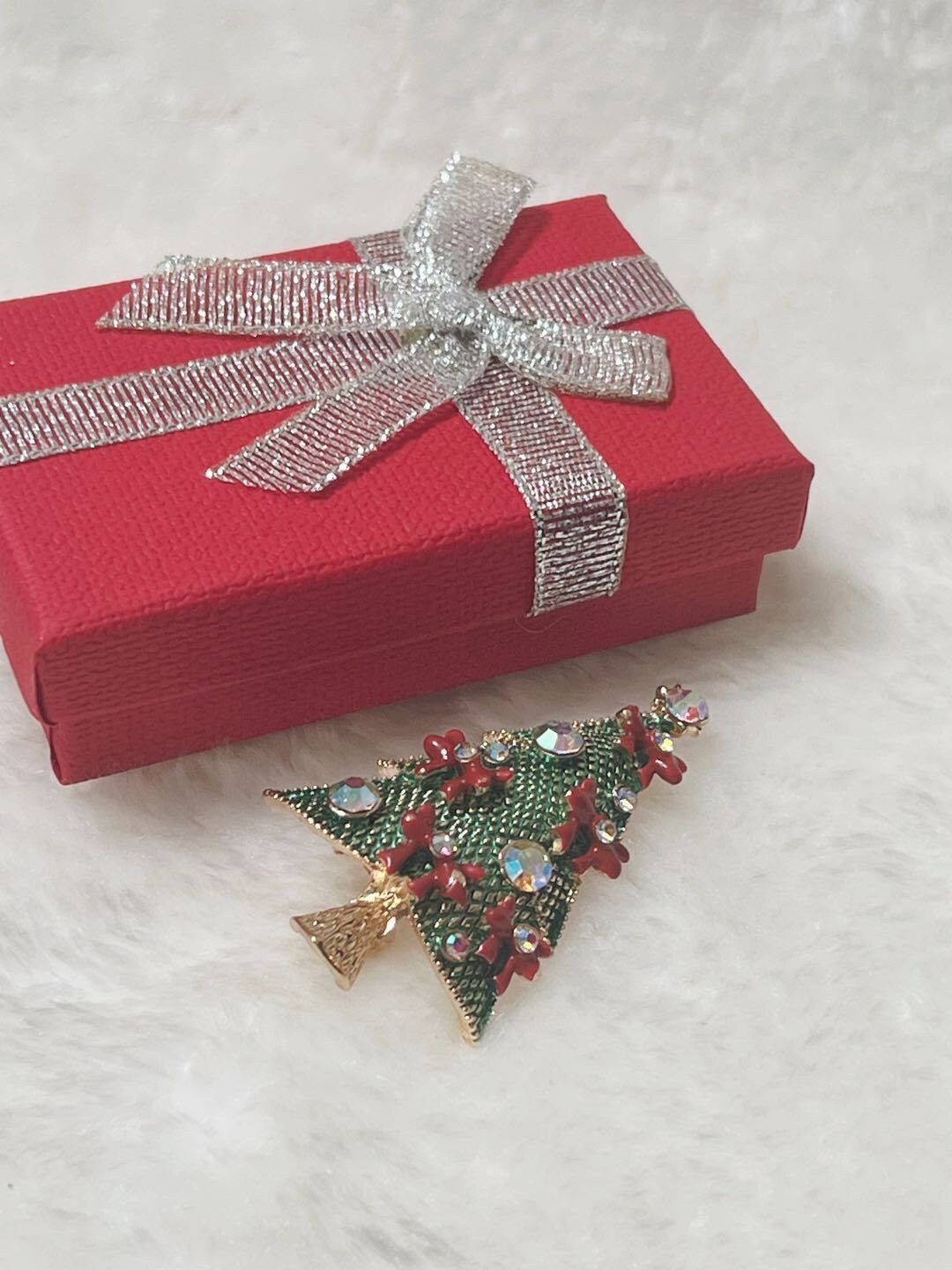 Flake Christmas Tree Brooch - Etsy