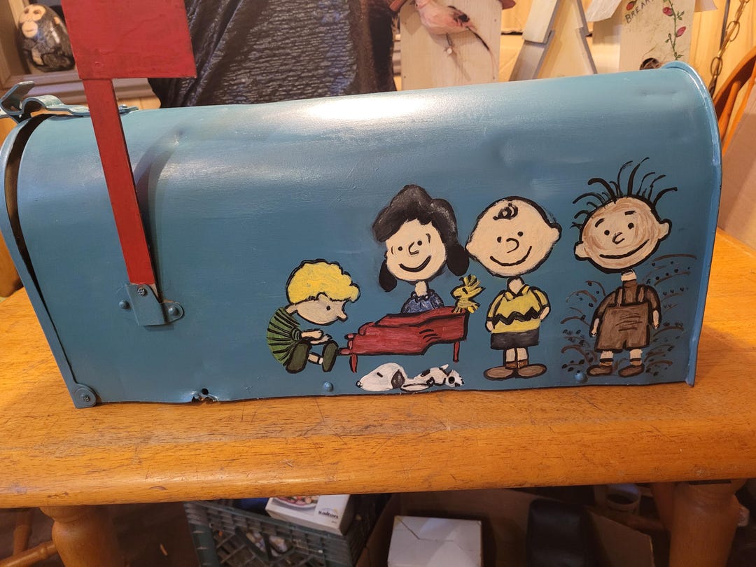 Vintage 60s Steel Mailbox With Charles Schultz Peanuts Charlie Brown ...