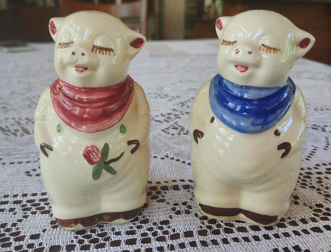 Shawnee Smiley Pig Salt and Pepper Shaker Set - Etsy